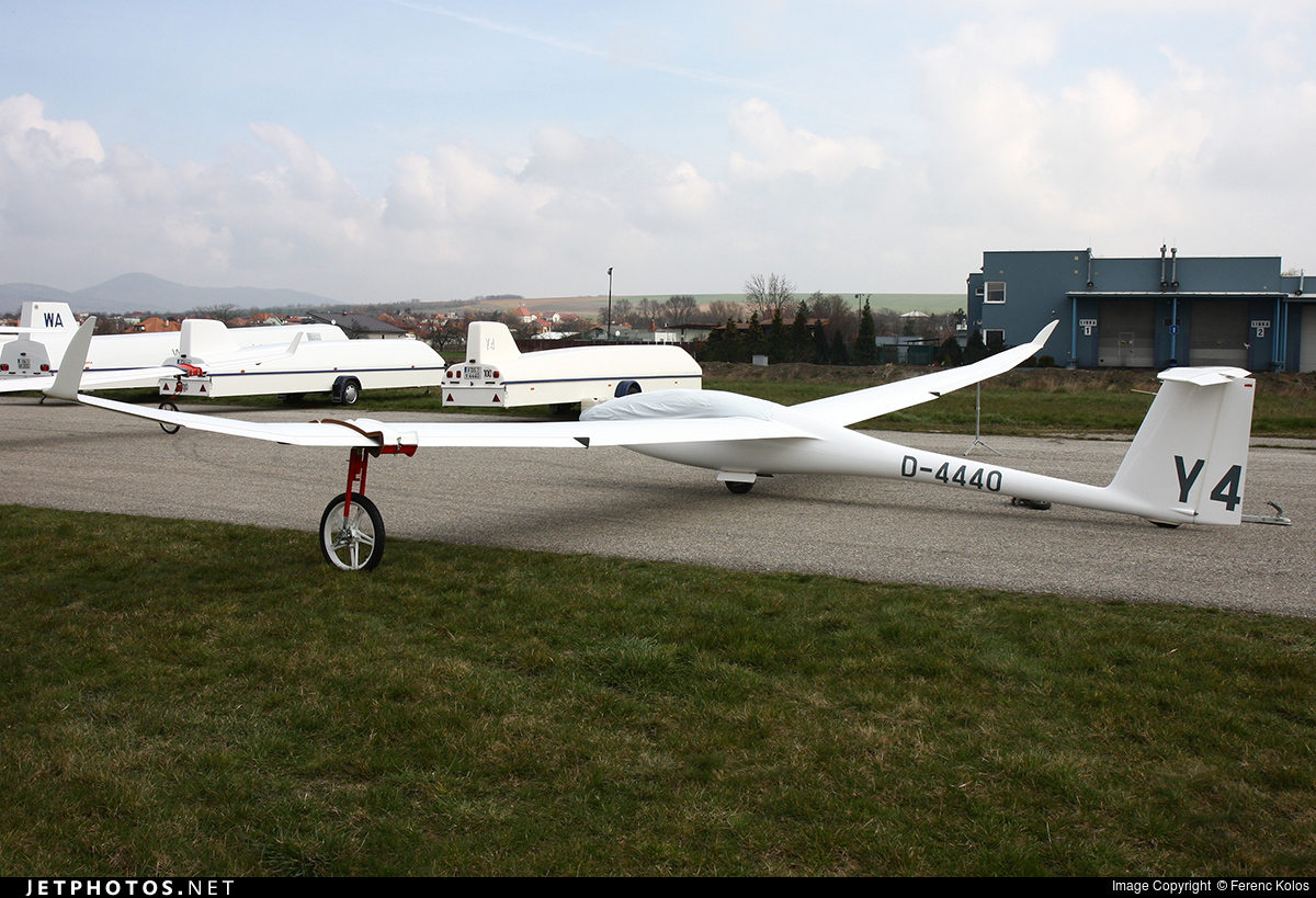 D-4440 | Schempp-Hirth Discus 2A | Private | JetPhotos